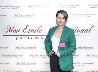 Mon Etoile International - История в деталях